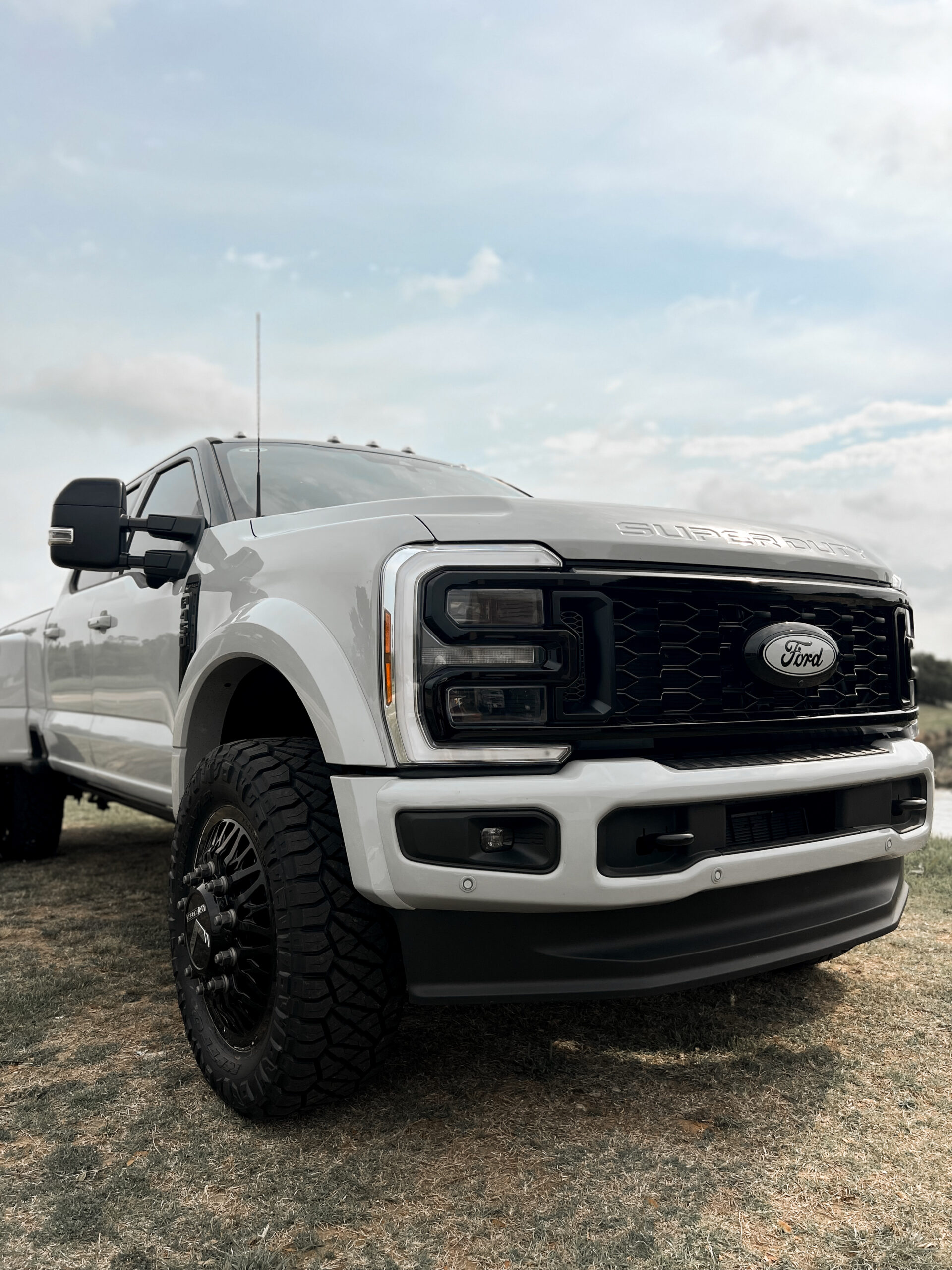 Ford Super Duty F-450 Custom Truck Build - Truxx