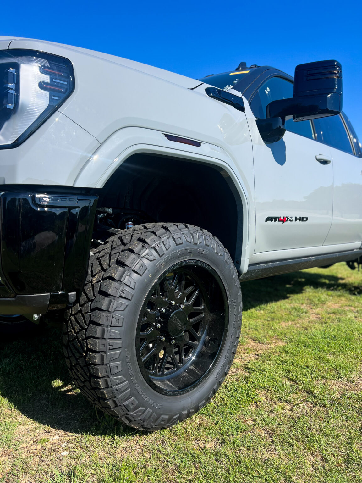 Ultimate Lifted GMC Sierra 2500 HD AT4X Build - Truxx