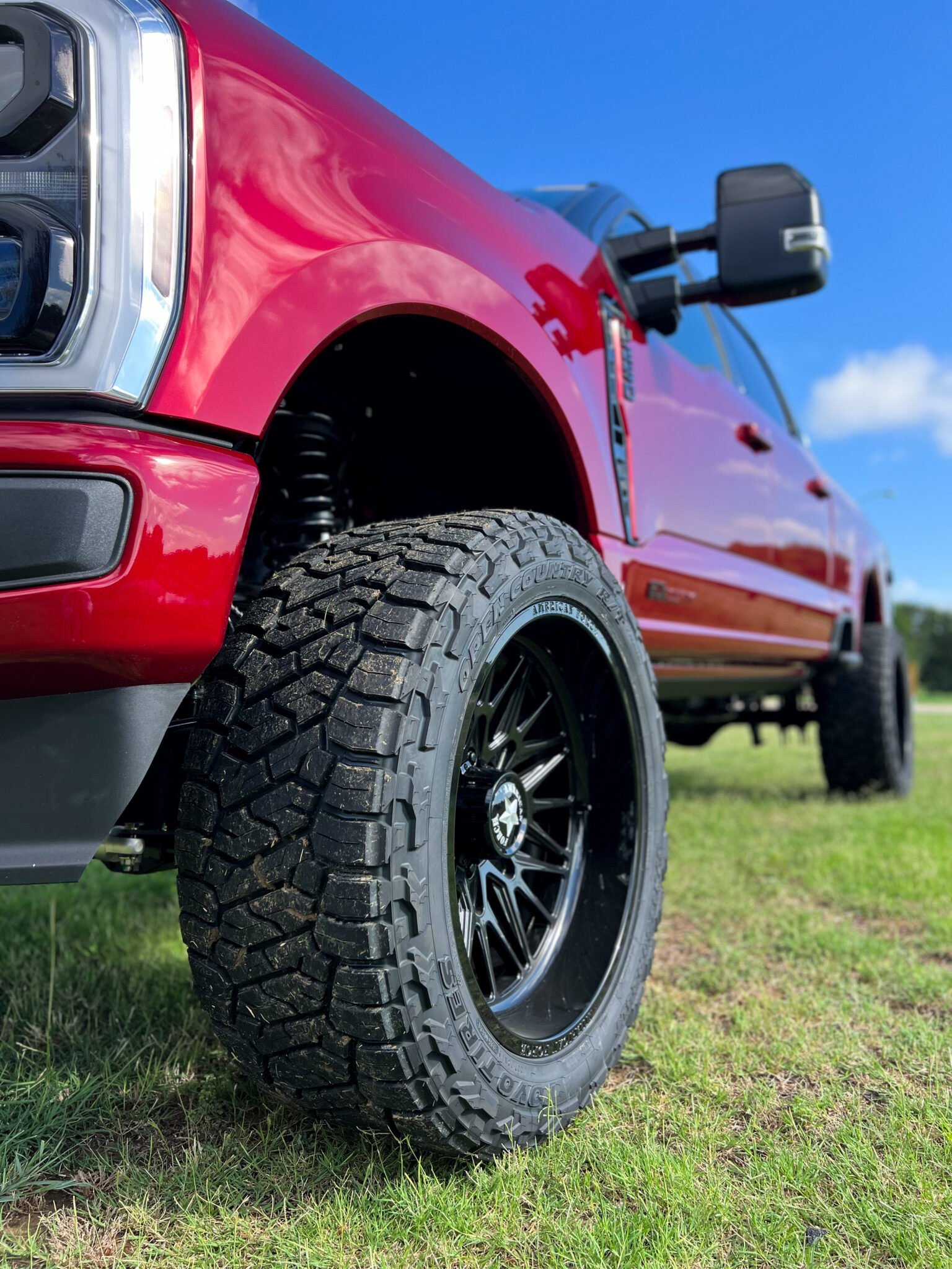 Show-Stopping Ford F-250 Super Duty Custom Build - Truxx