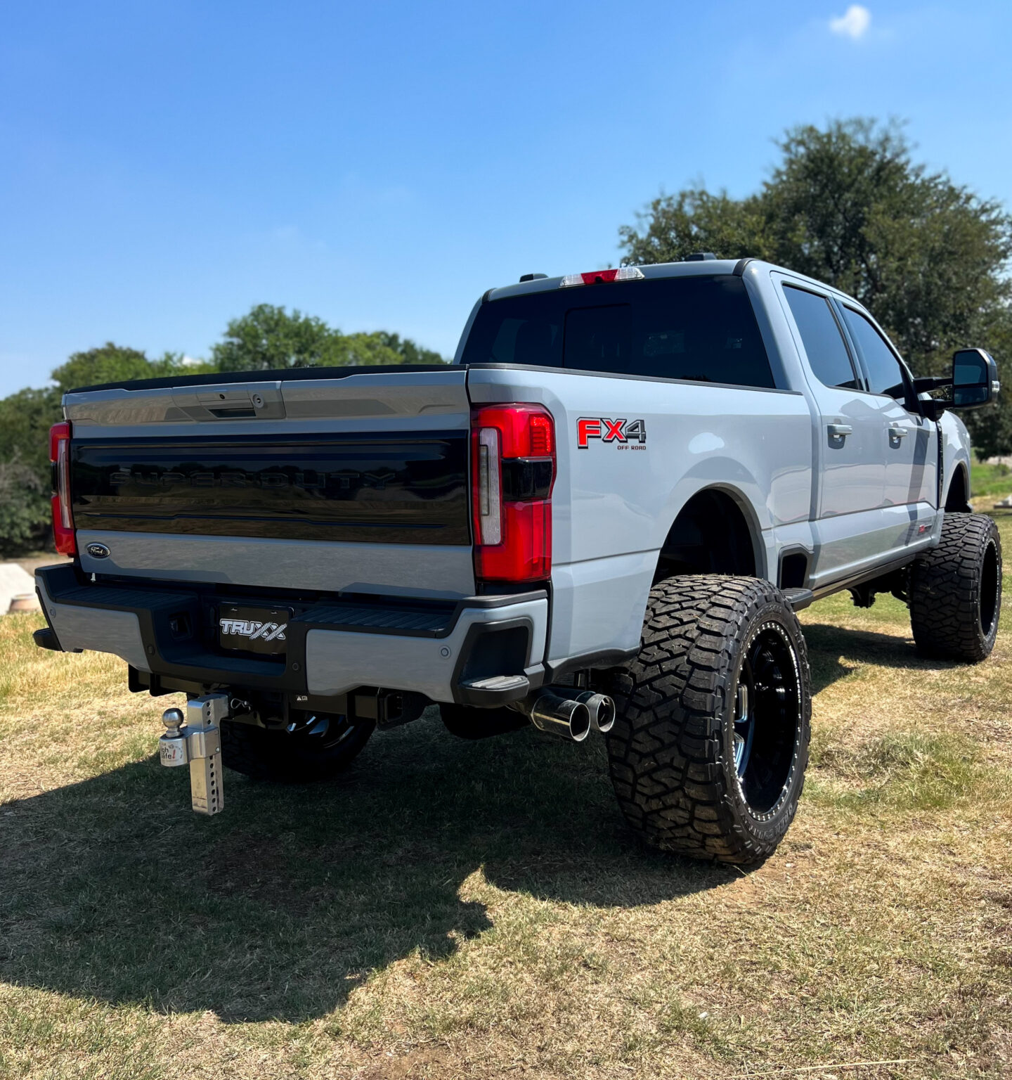 Unstoppable Ford F-250 Build - Truxx