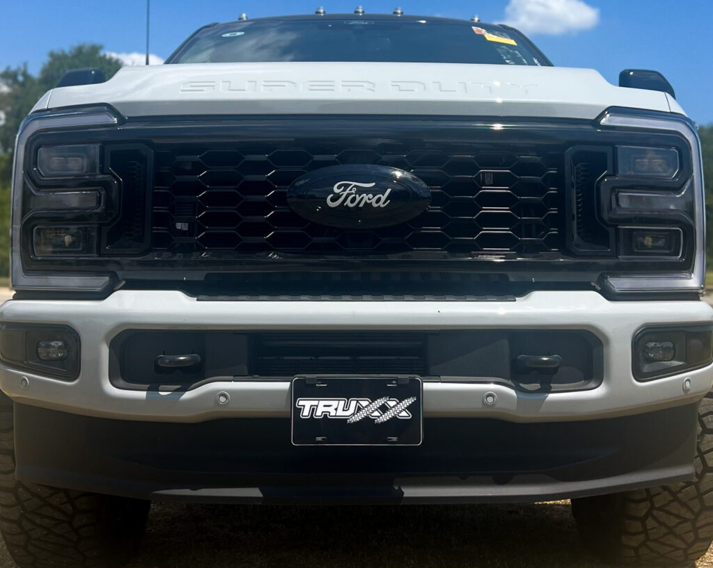 Why This Custom Ford F-350 Build Is One of the Best You’ll See - Truxx