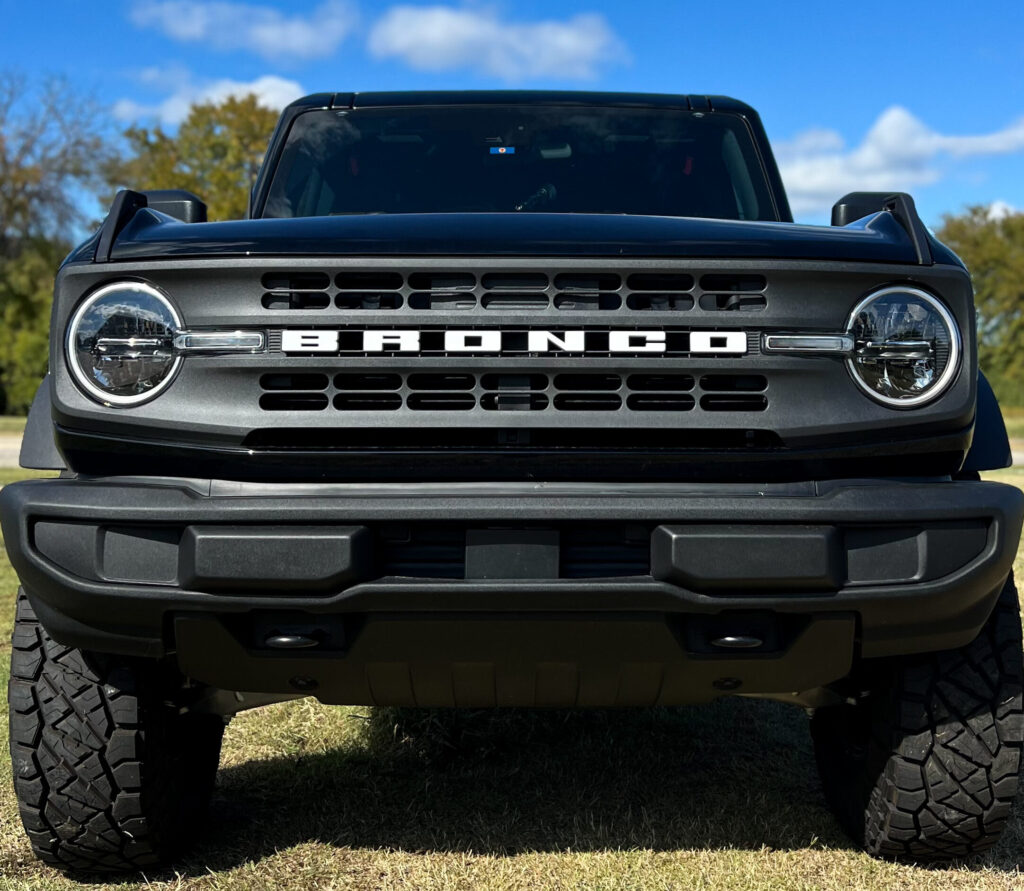 Powerful Ford Bronco Custom Build - Truxx