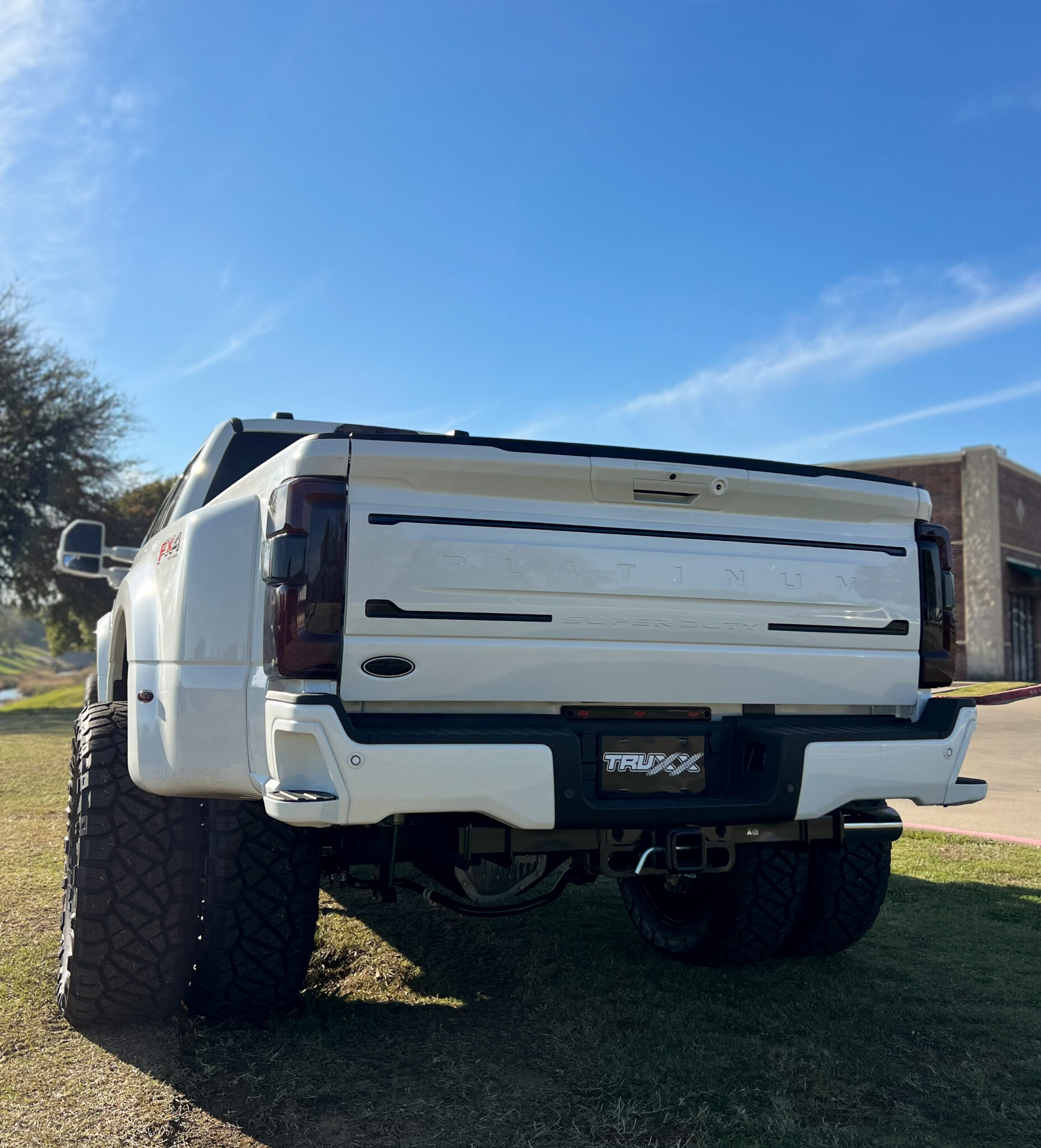Ford F-450 Custom Build - Truxx